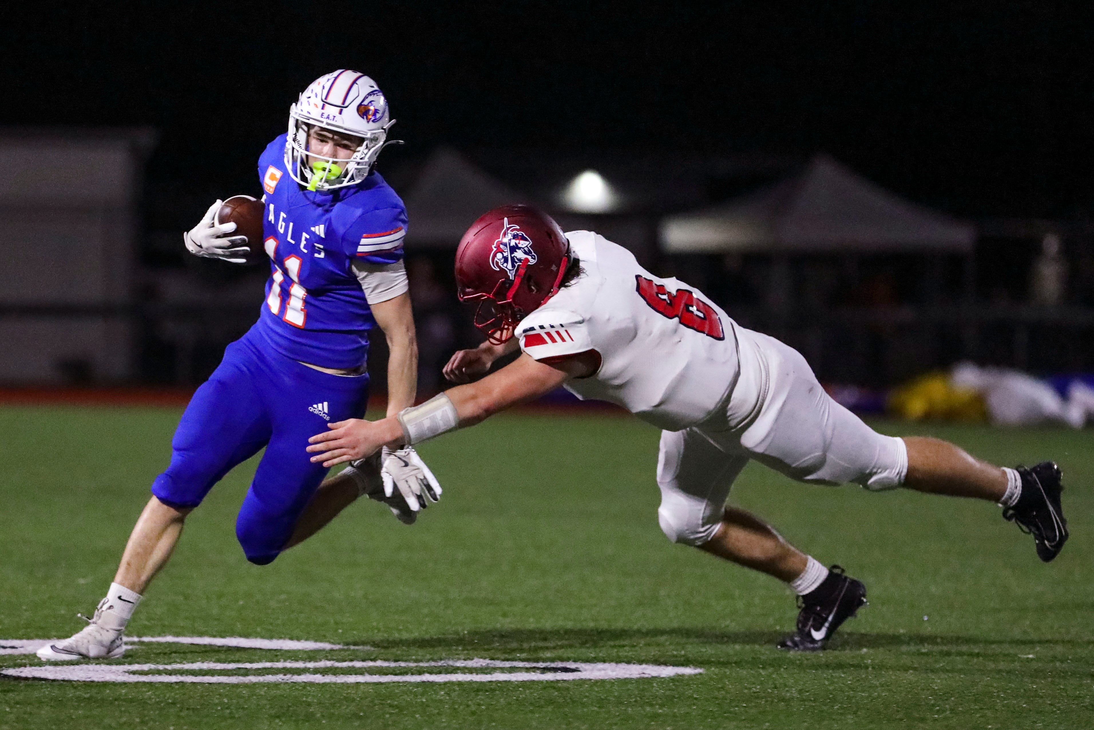 Graham-Kapowsin's WIAA football playoff path full of stopping run-game ...