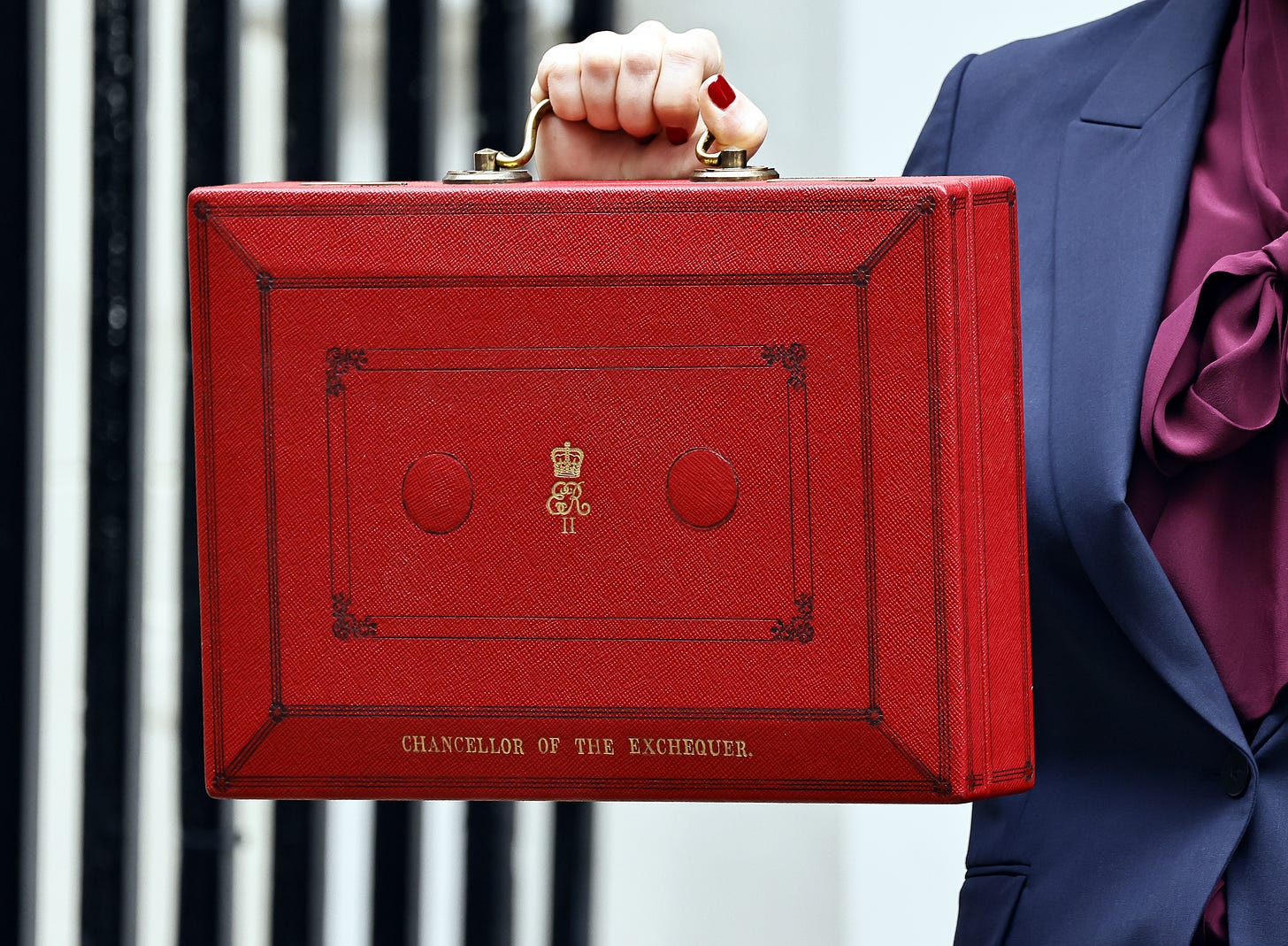 The impossible story of the 2025 Budget