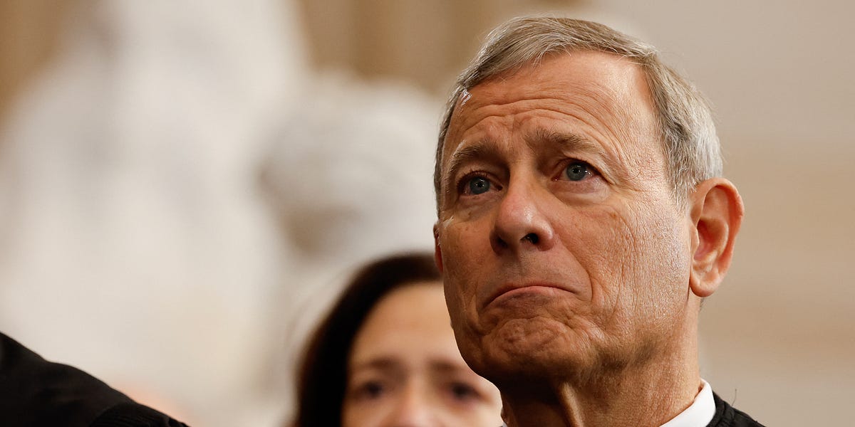 memeorandum: The worst chief justice of all time (Lisa Needham/Public ...