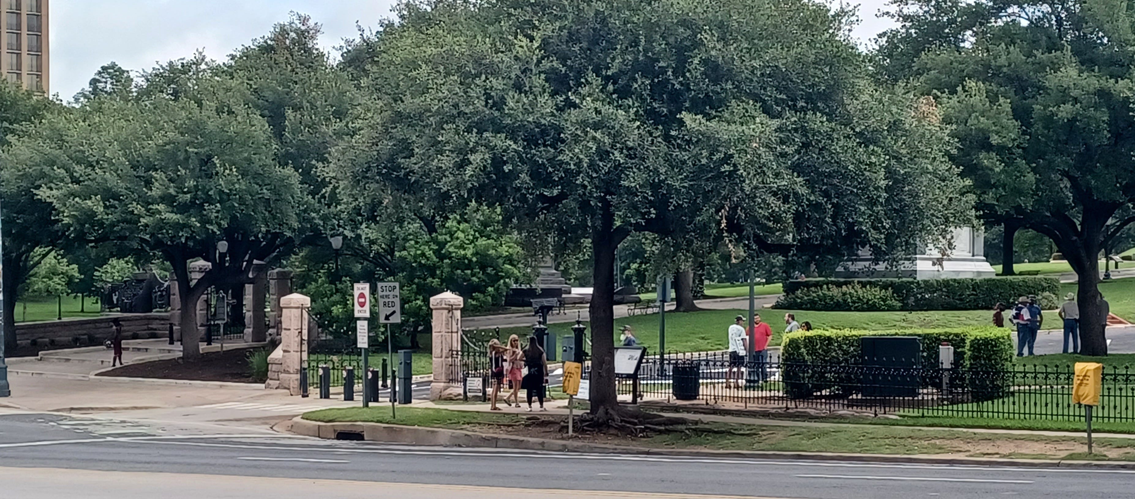 Rally to Abolish Property Taxes Attracts Strong Opinions, Few People