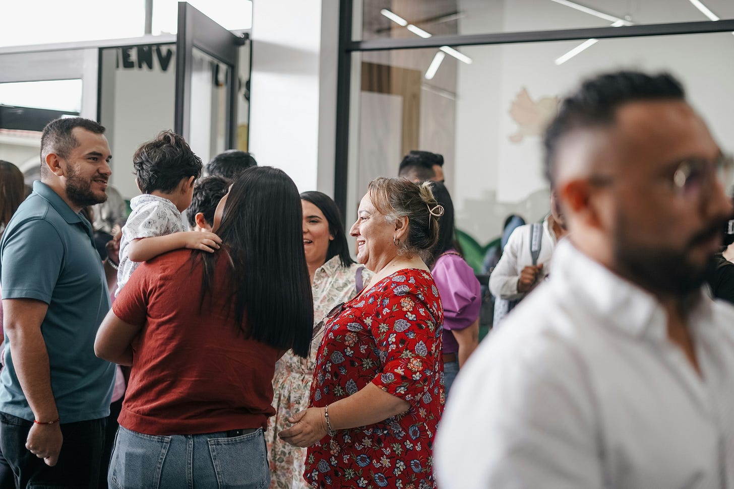 Giving Back: 18 Meaningful Volunteer Opportunities for Expats
