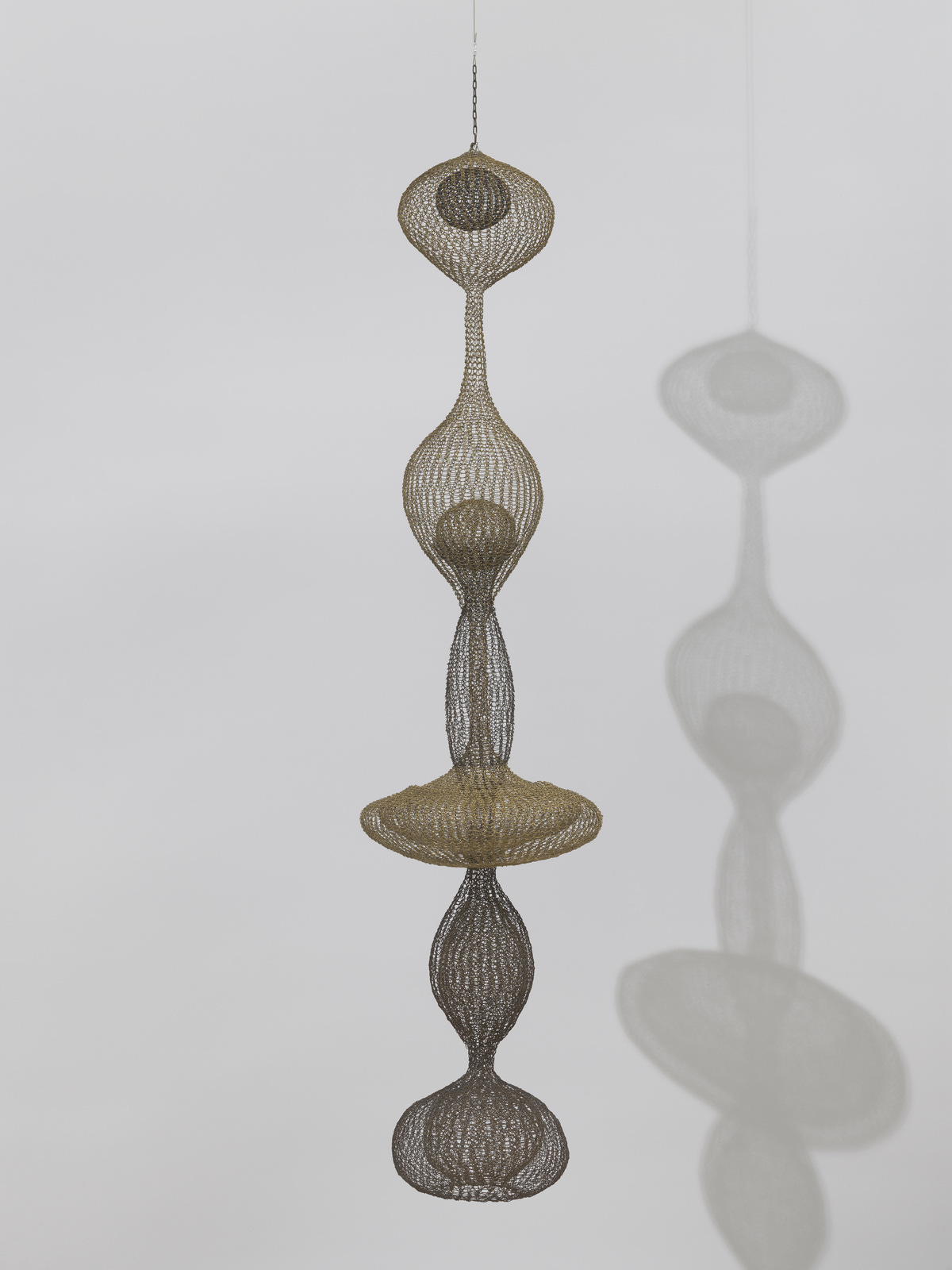 Ruth Asawa: redefining sculpture through wire and space