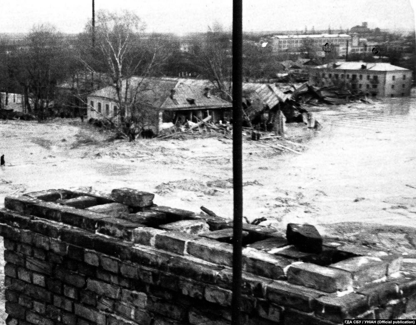 Babi Yar by Anatoly Kuznetsov - by Alan Fleetwood
