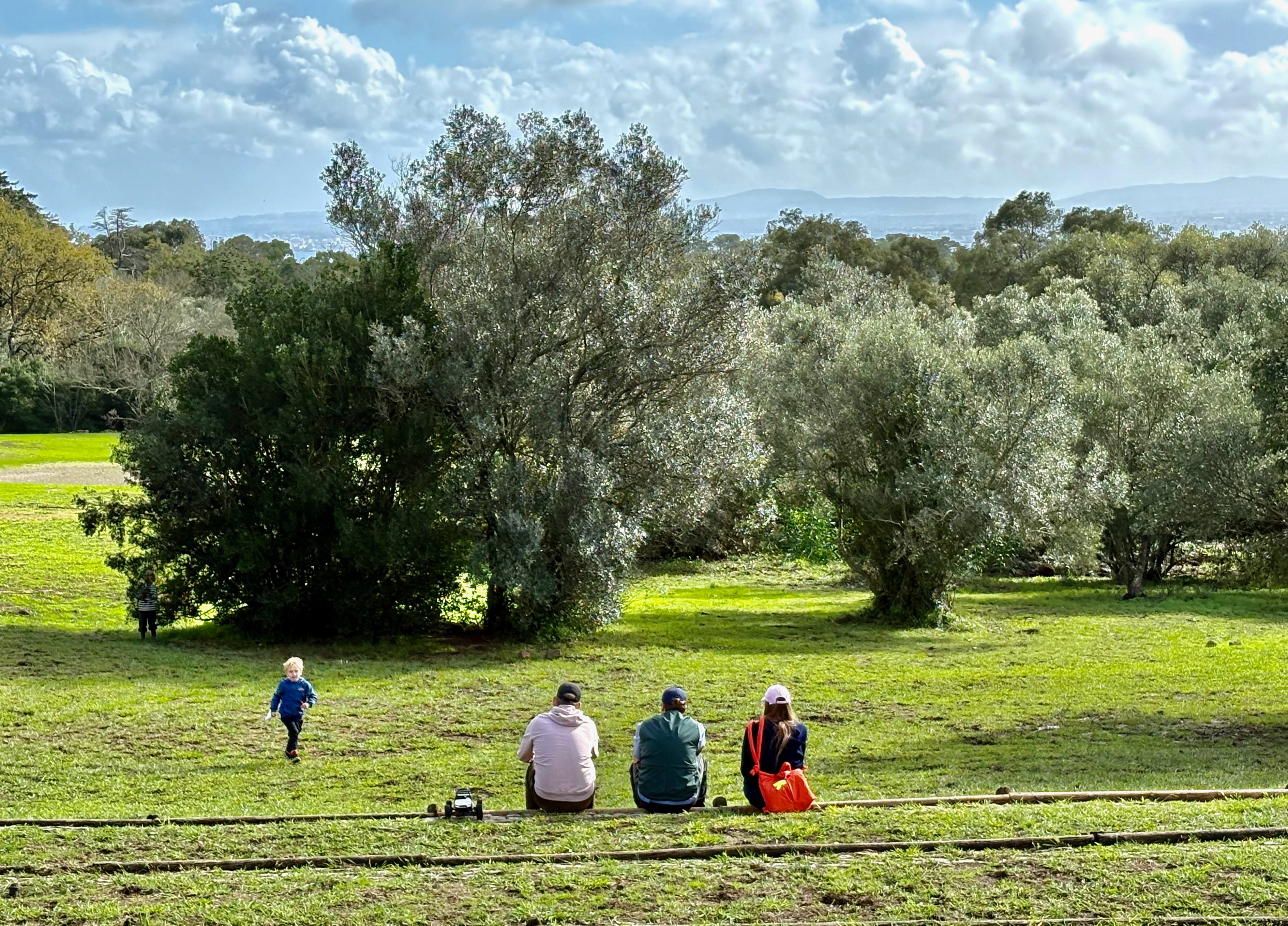 How to Make Friends in a New Country: Practical Guide for Expats
