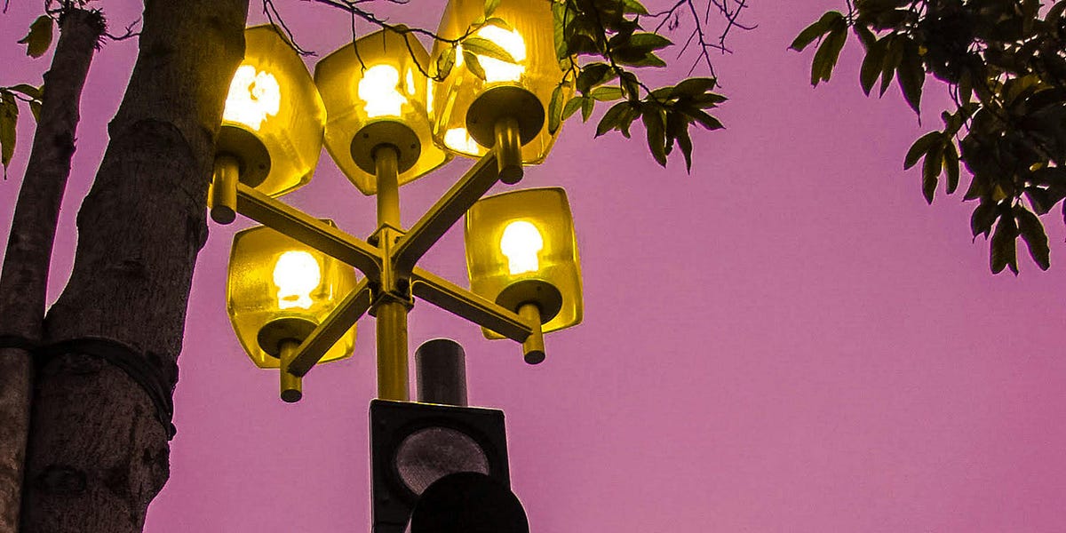 Why Are Green Traffic Lights Called "Blue" in Japan?