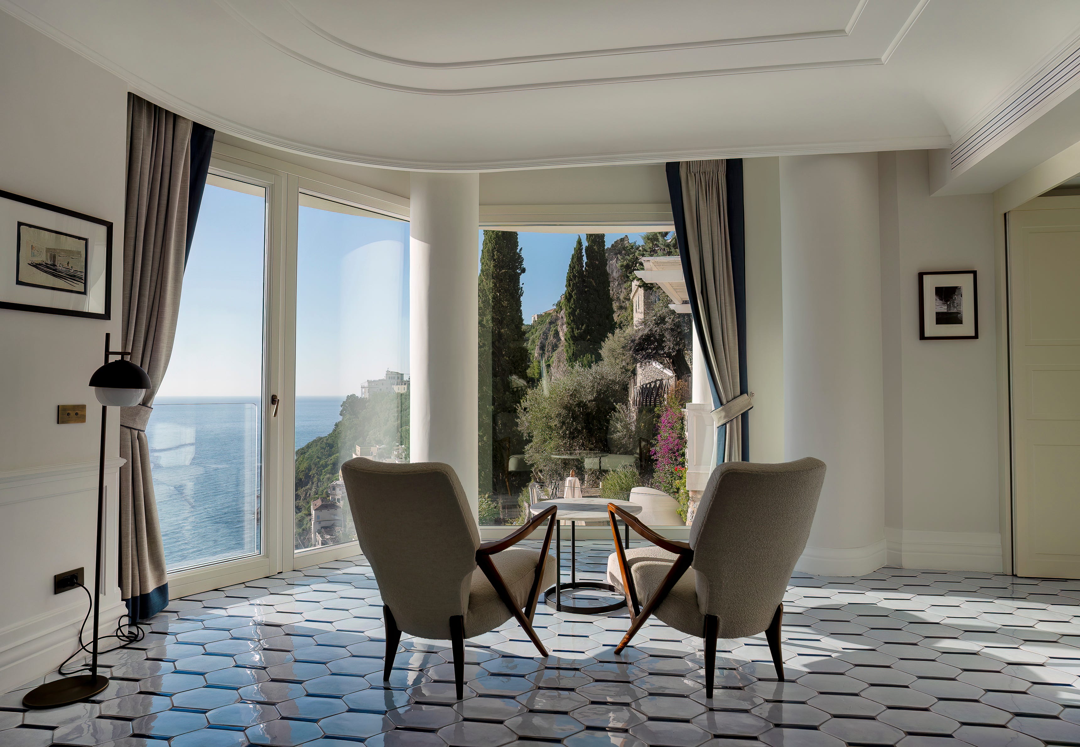 How to operate a luxury hotel in the Amalfi Coast