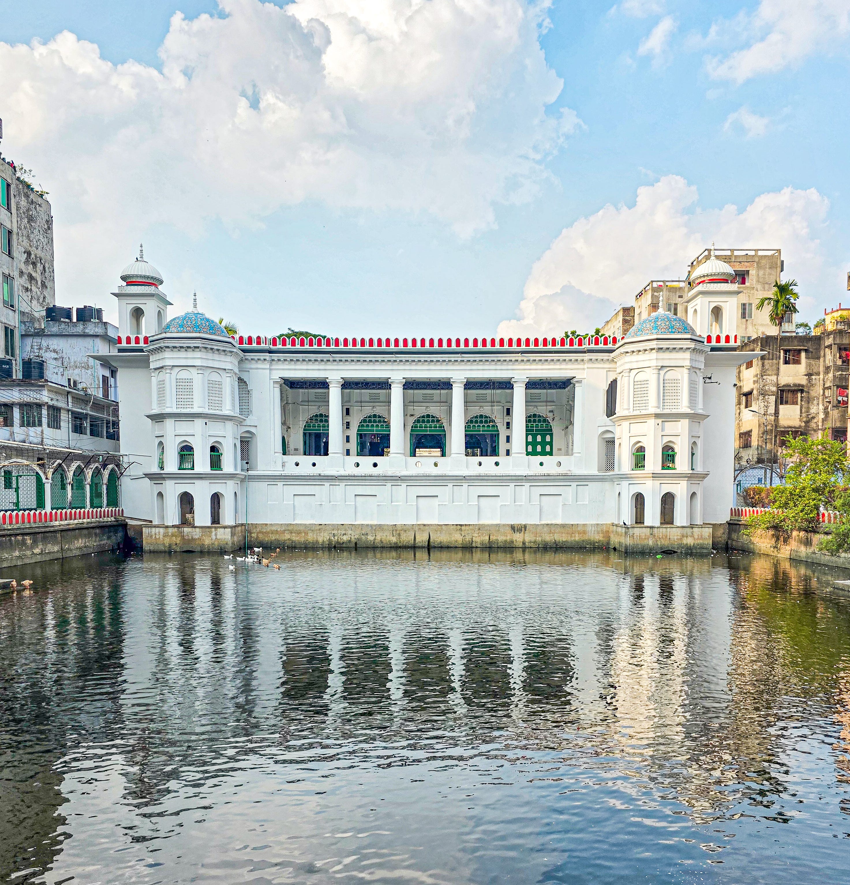 Sam Dalrymple (@travelsofsamwise): "Im back in Bangladesh! Without a doubt my favourite building ...