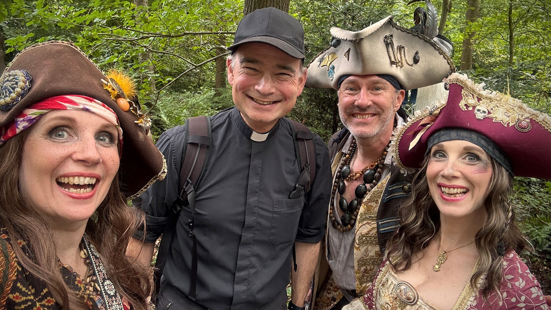 Eén jaar geleden werd alles anders - Father Roderick