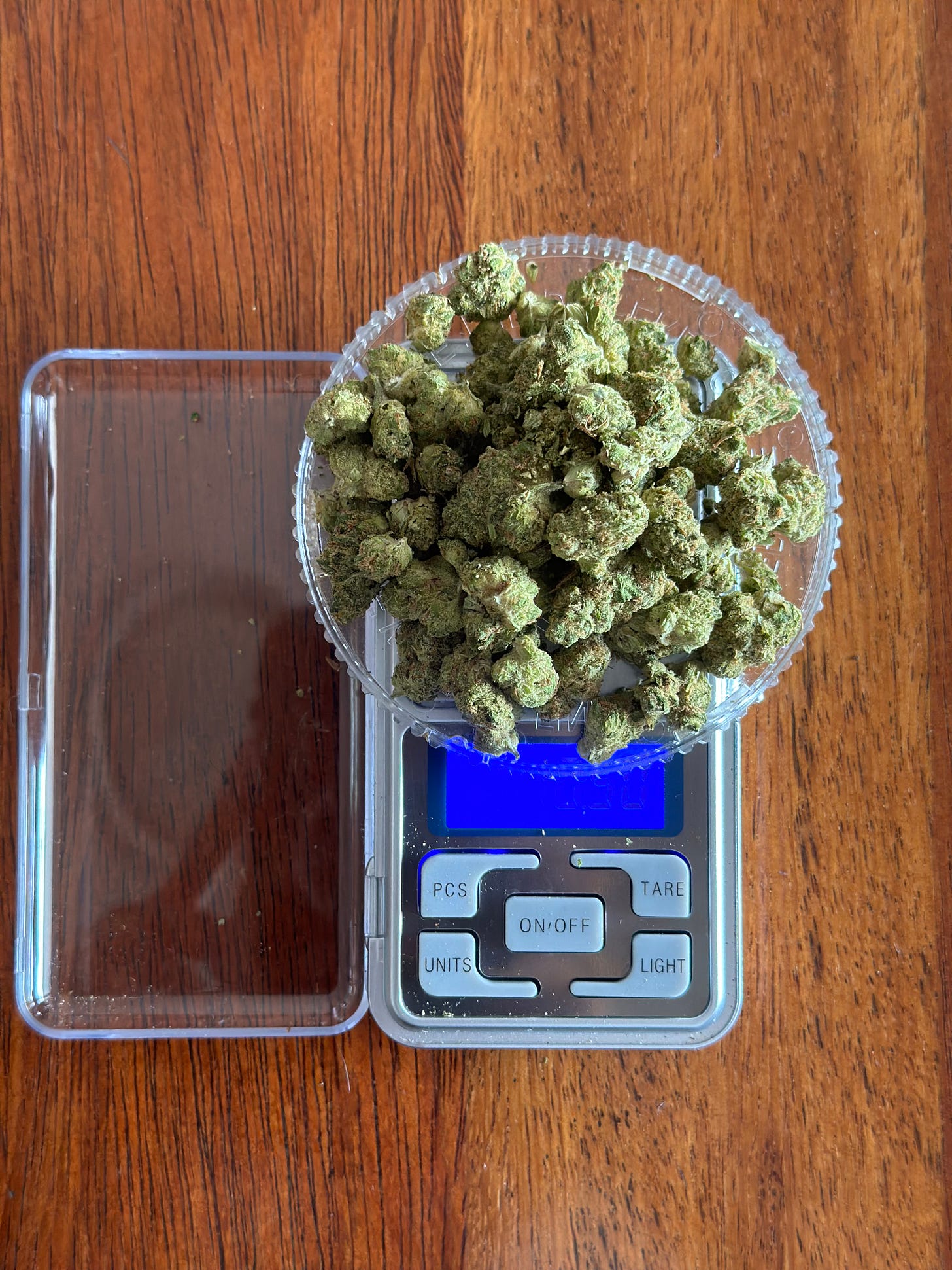 Cannatrek's T25 Topaz Flower Review | AusCannaReviews