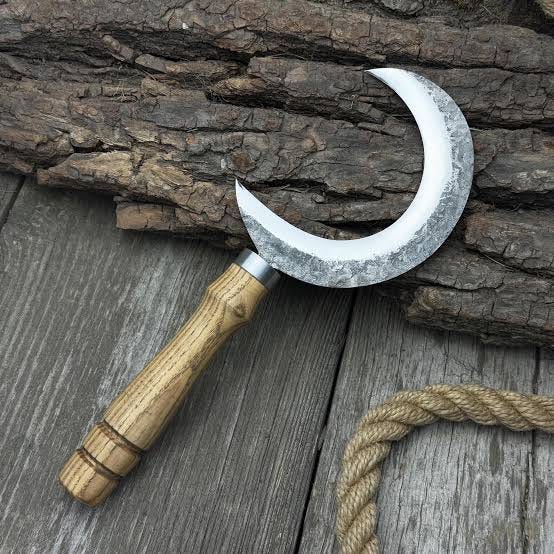The Athame and the Boline: Understanding Two Sacred Blades in Witchcraft