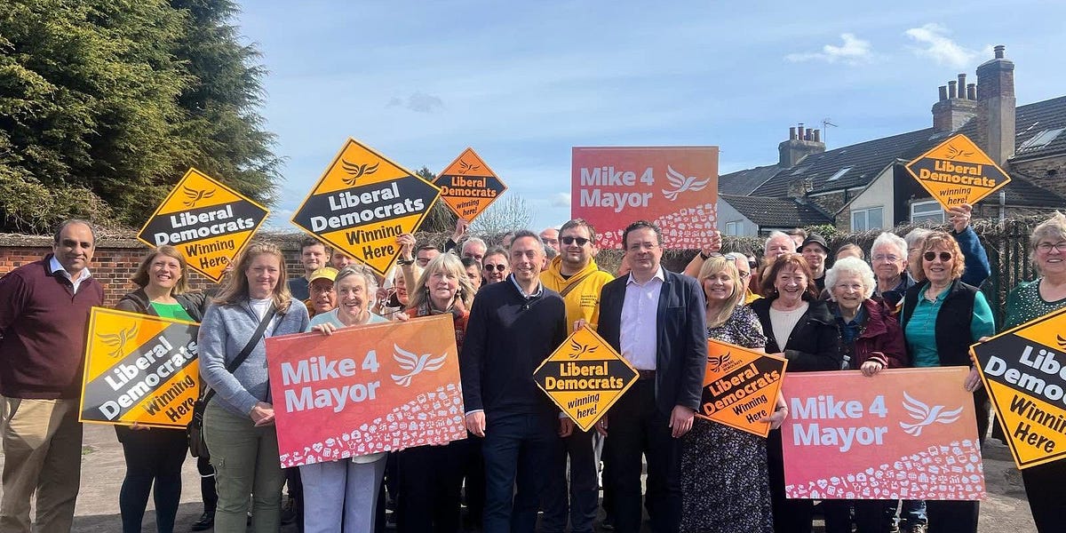 Bar charts at the ready (LDN#195) - by Mark Pack