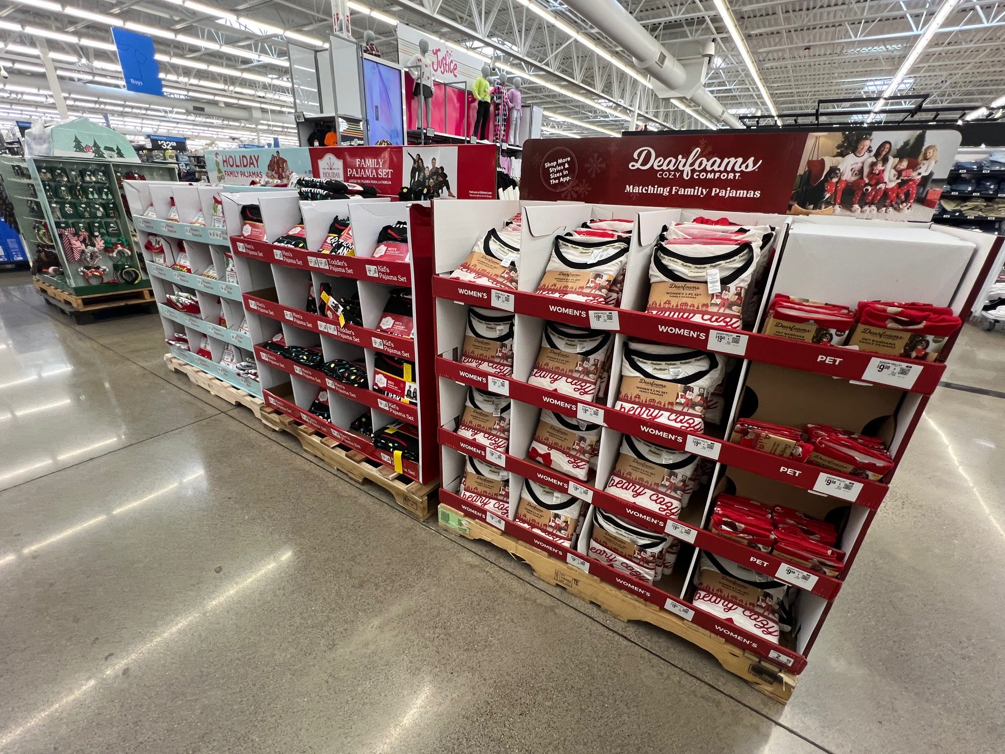 Walmart and the Art of Seasonal Transition