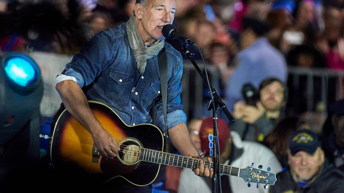 Bruce Springsteen Just Gave MAGA a Lesson in Patriotism