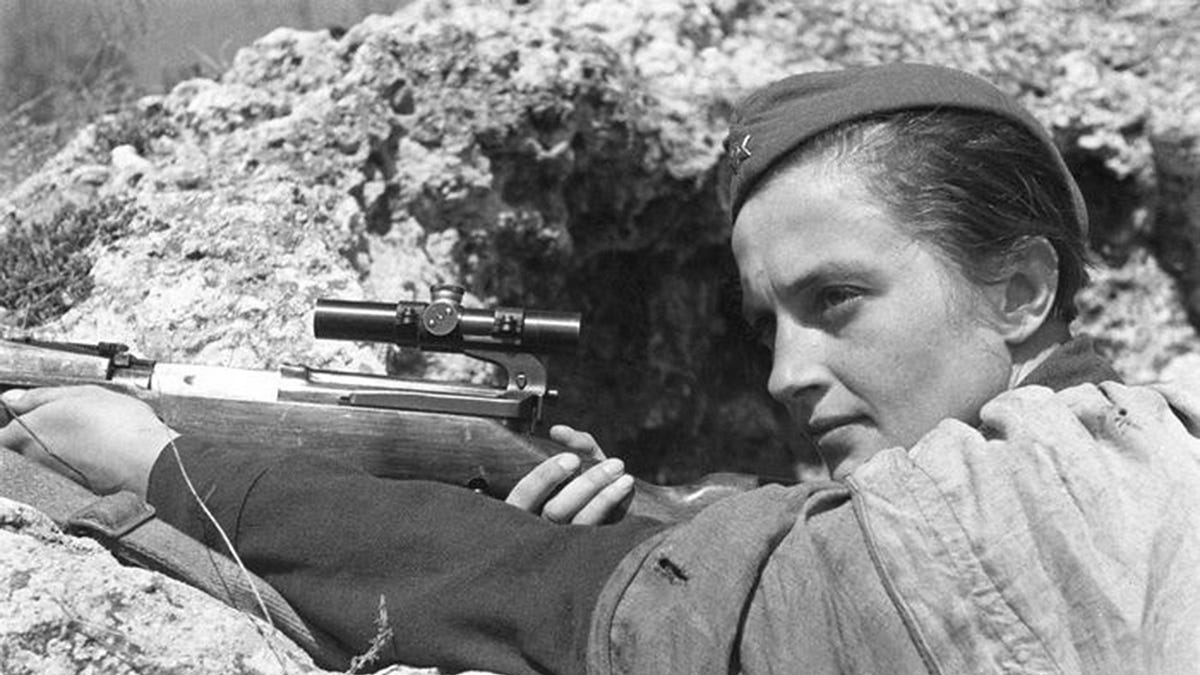 The Girl With the Rifle and the Forgotten Women of War
