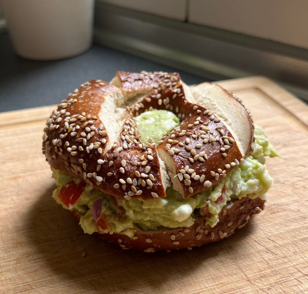 Avocado and Egg Bagel: The Ultimate High-Protein Breakfast Recipe
