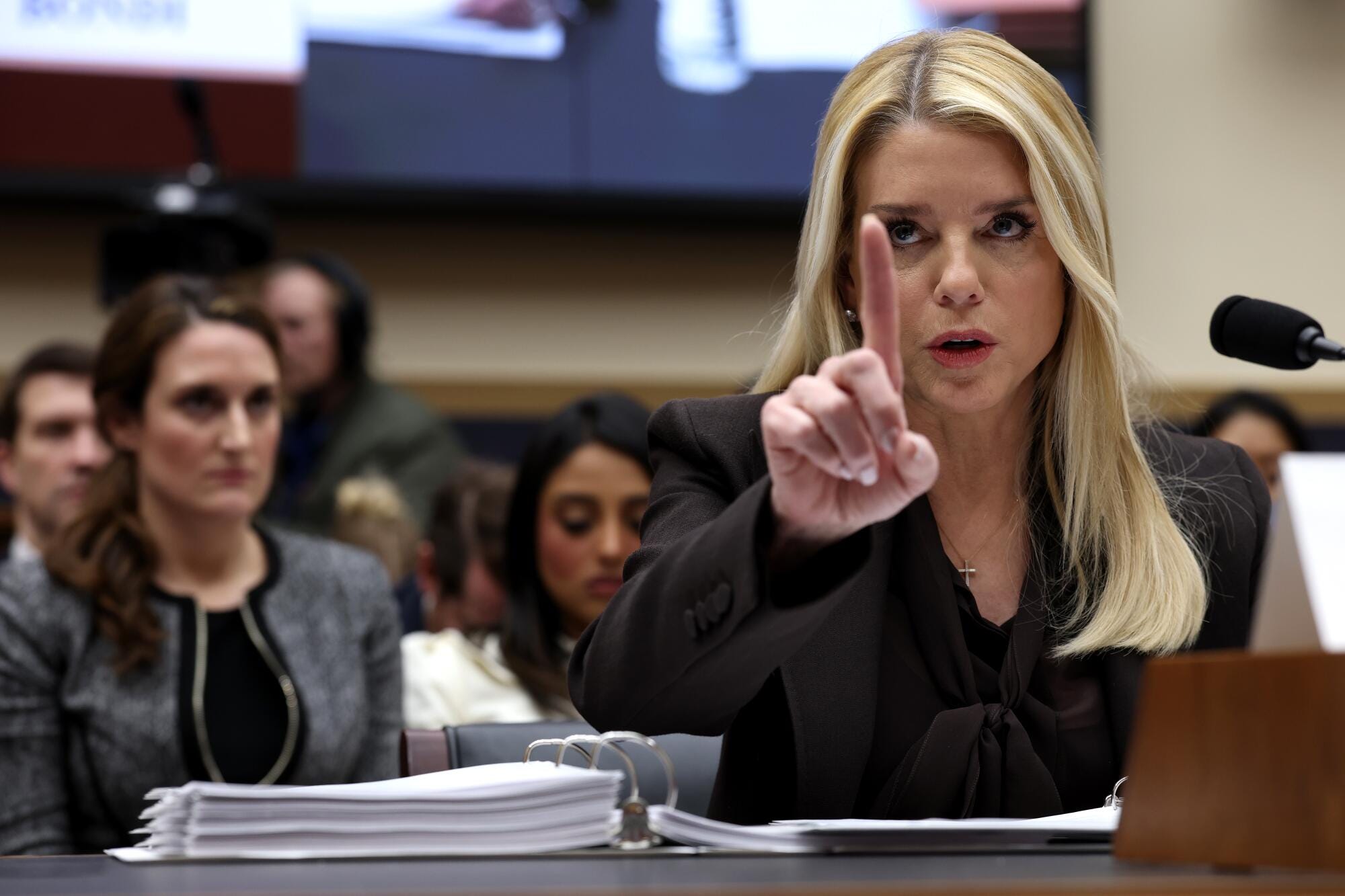 The unintended hilarity of Pam Bondi’s finger-wagging testimony ...