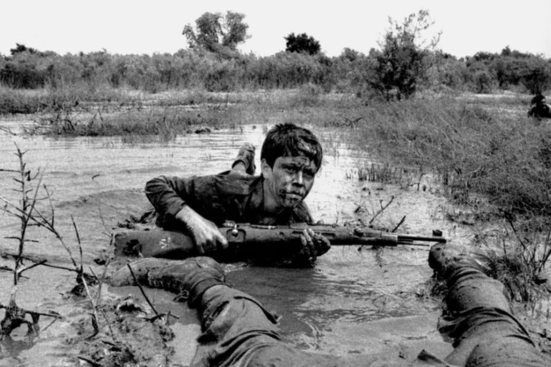 100 Unforgettable Moments of History’s Most Powerful Photos ...