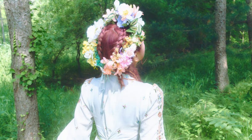 idols are leaving their labels and staying in their groups