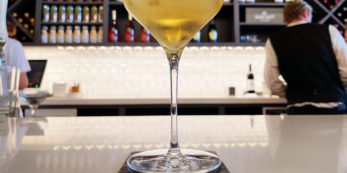 A history of… champagne - by Paul Lenz - Histories