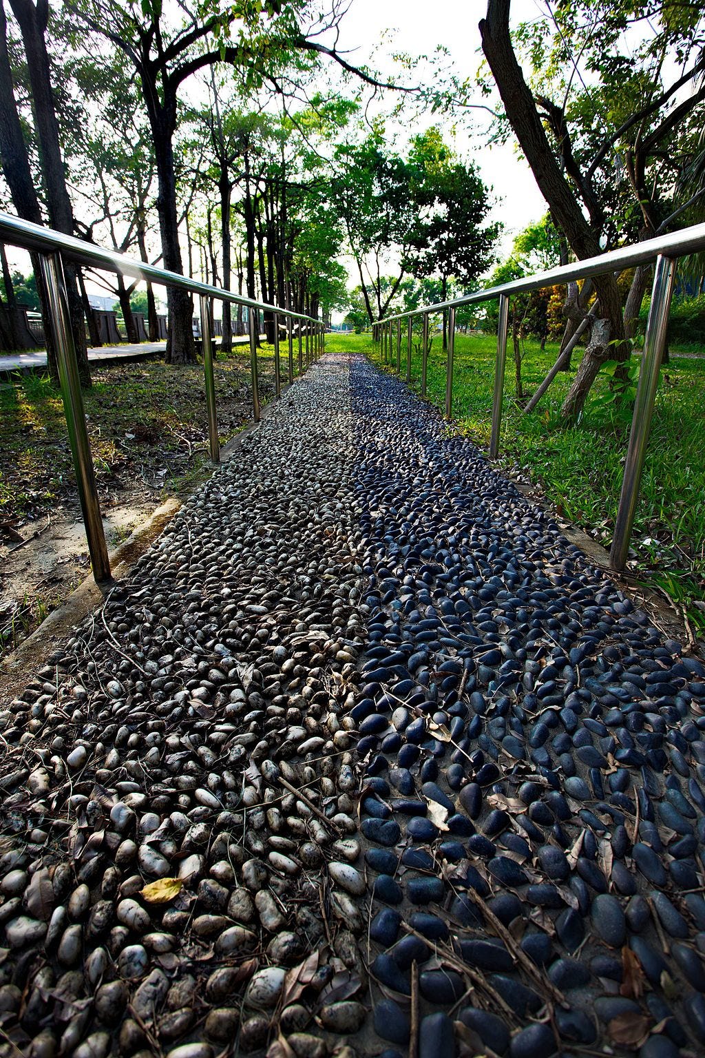 Reflexology Paths for All! - by Jan Johnsen - Gardentopia
