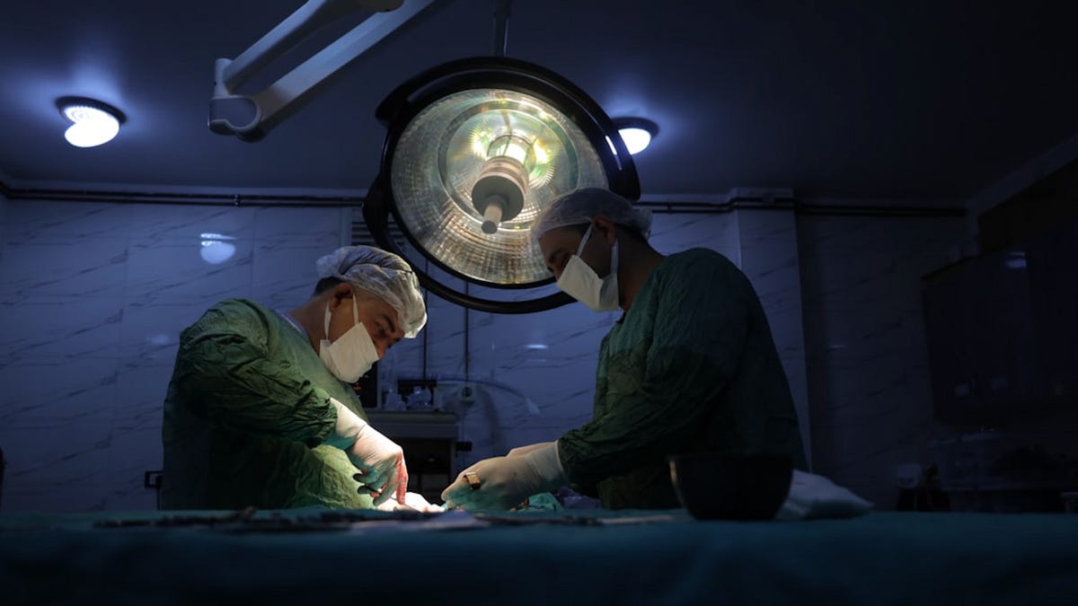 What's New in Science? “Tandem detethering” for complex tethered cord