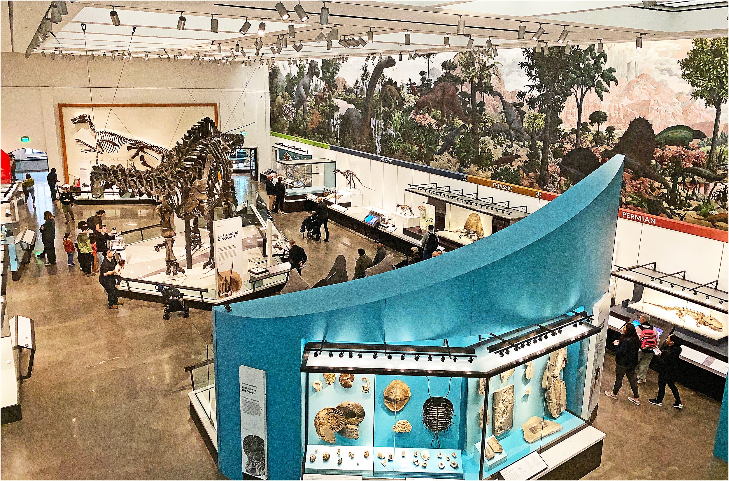 The Age of Reptiles: How One Mural Changed The Way The World Saw Dinosaurs