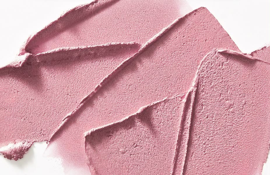 What Makeup Formulas Actually Work in Your 40s