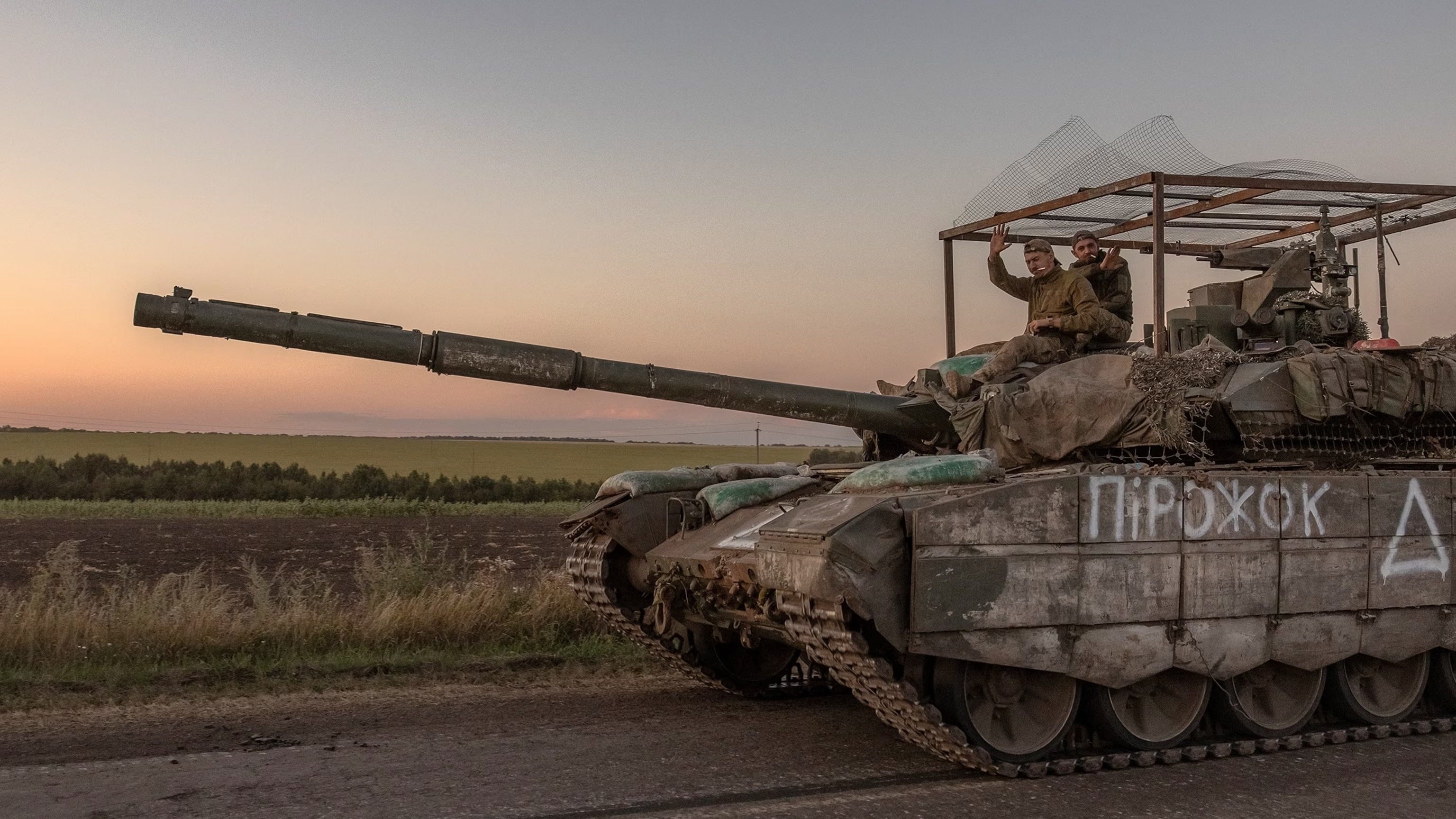 Russia Is Churning Out Hundreds of New T-90M Tanks—But Why Aren't They ...