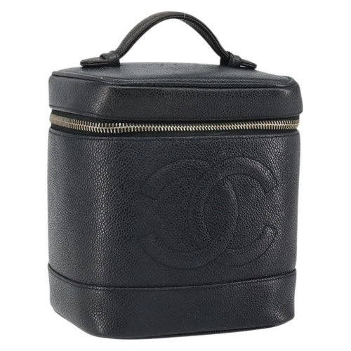 🖤 PROJECT PIECE SPOTLIGHT: CHANEL VANITY — $420