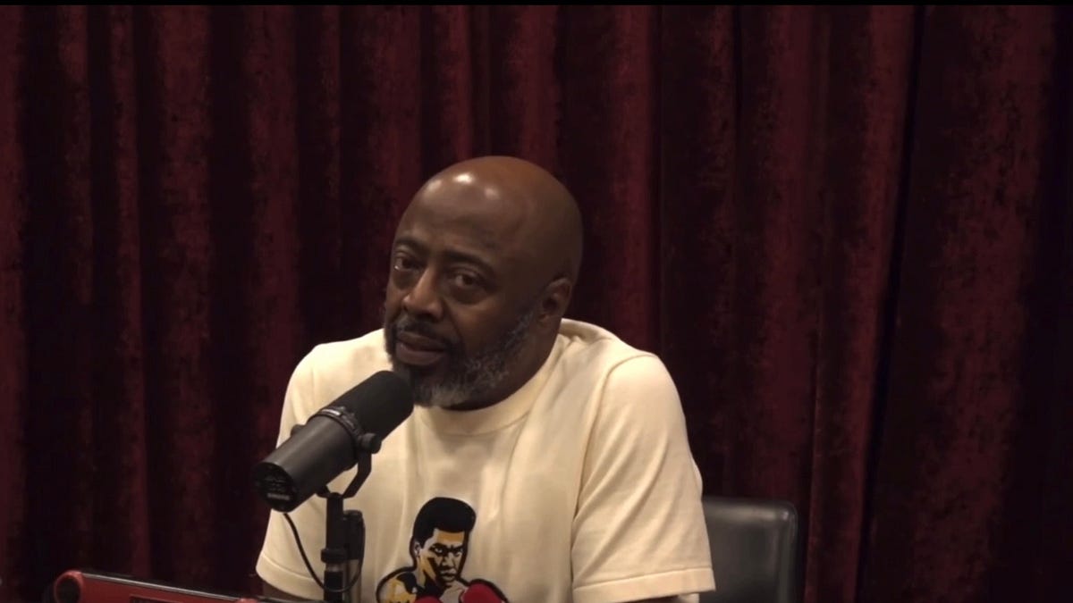 Joe Rogan Experience #2455 - Donnell Rawlings
