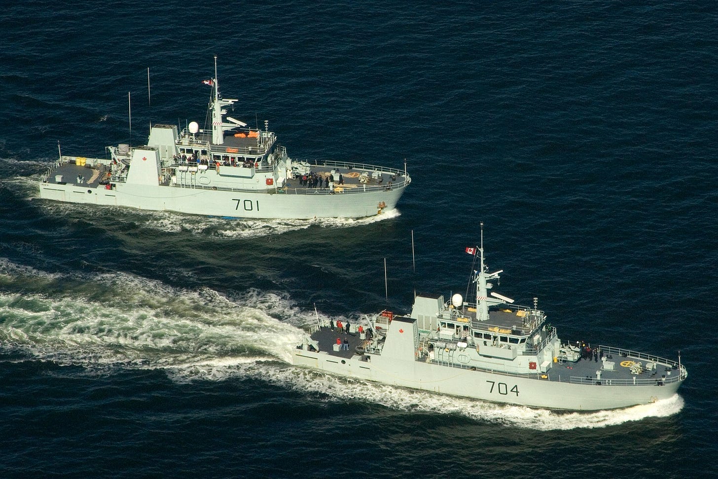 corvette ship crew size