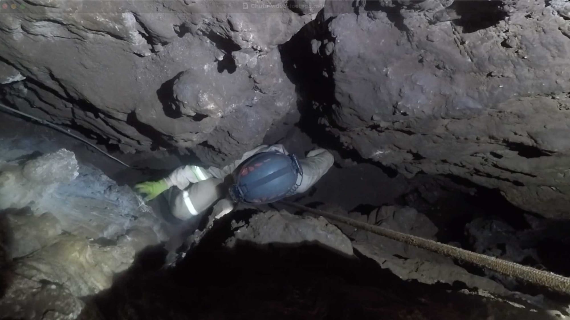 How Homo naledi got into the Dinaledi Chamber