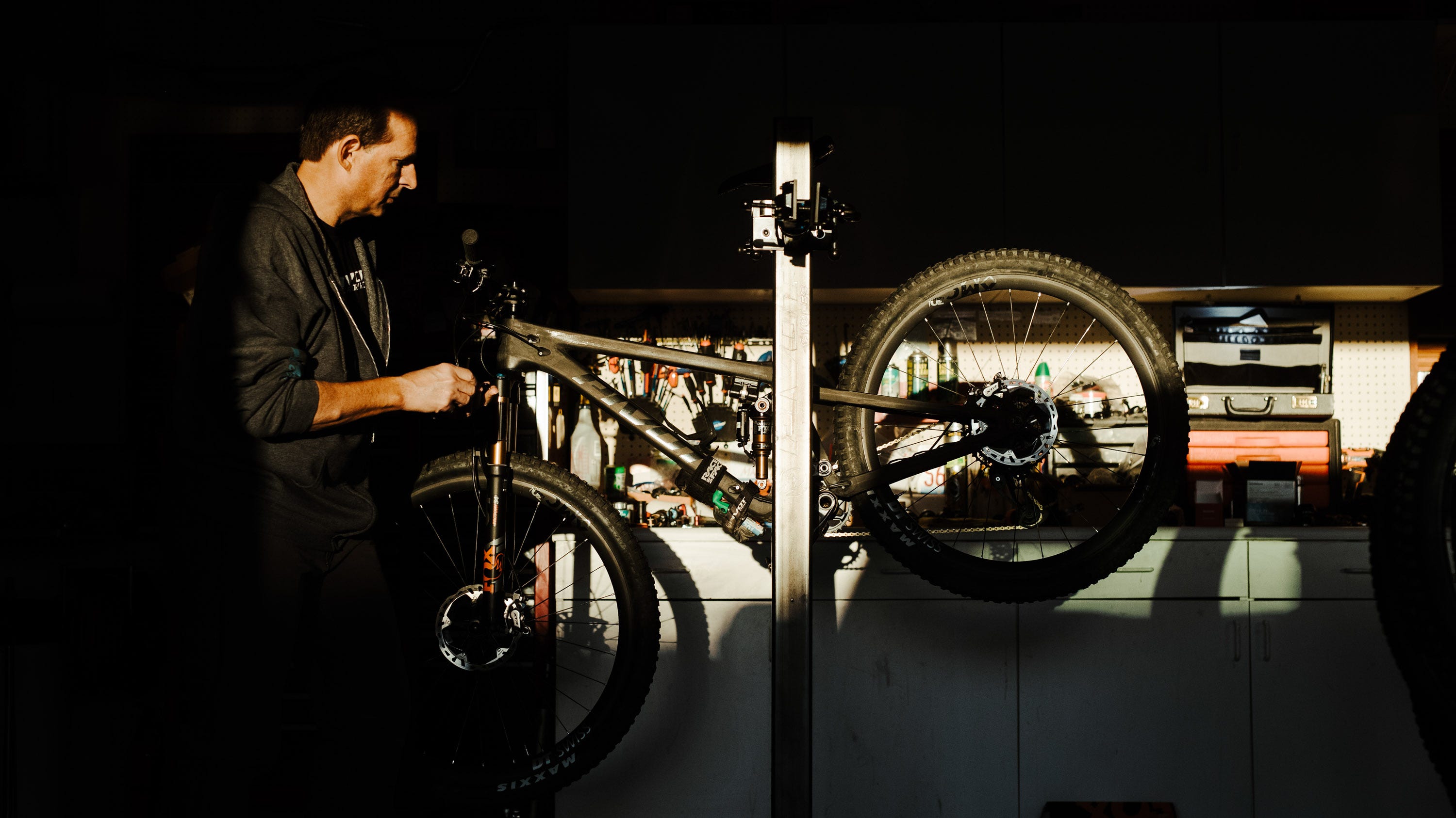 Magic Tricks #4: Wrenching tips from Chris Cocalis of Pivot Cycles
