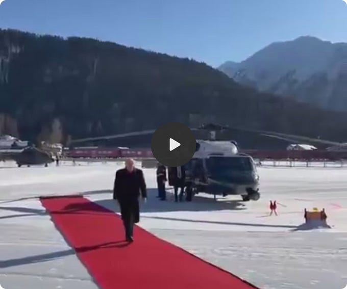 Tom Hoefling (@tomhoefling): "When Trump arrived in Davos, Switzerland ...