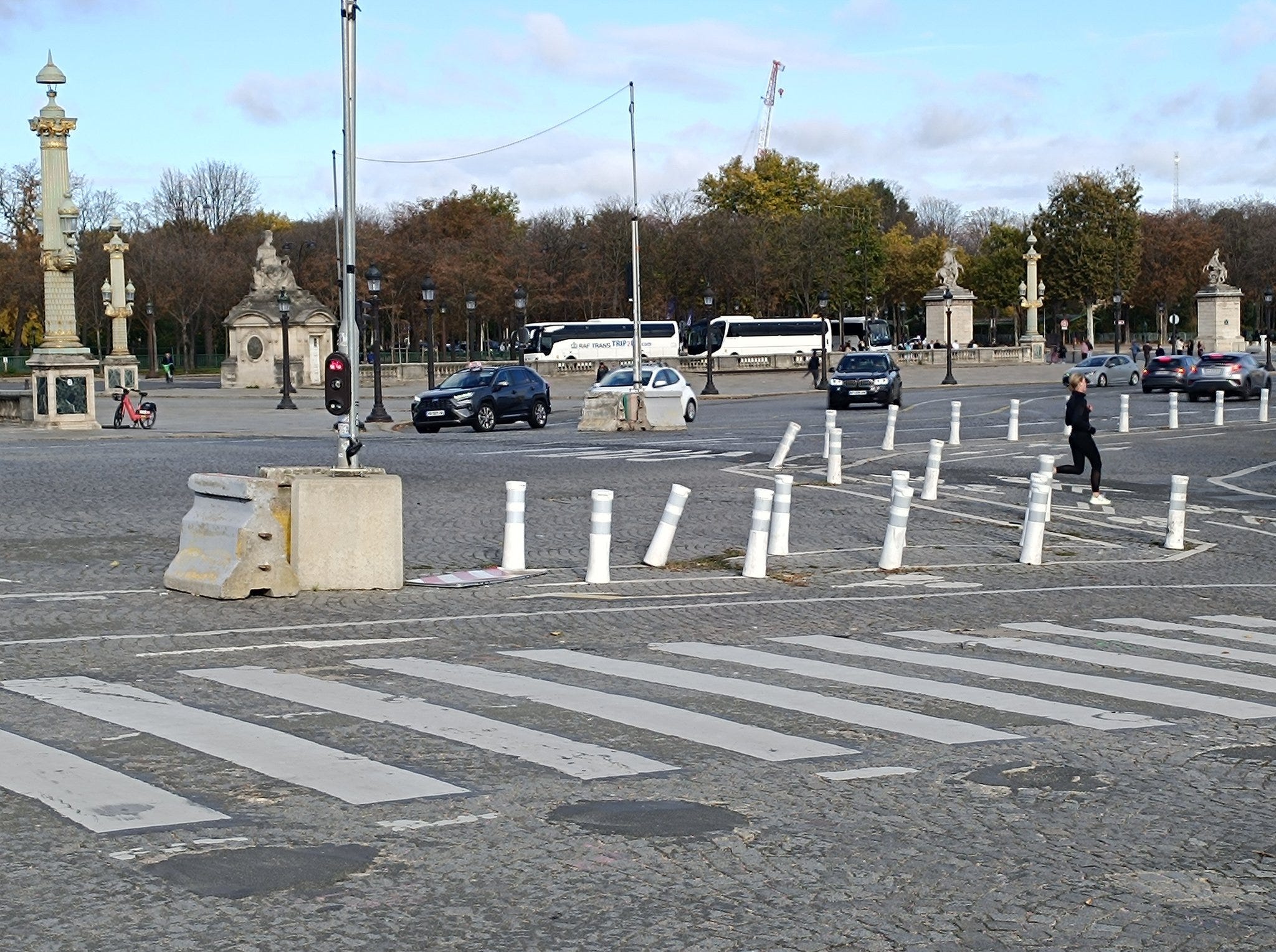 Louvre, Concorde, Successions - Romain Marsily
