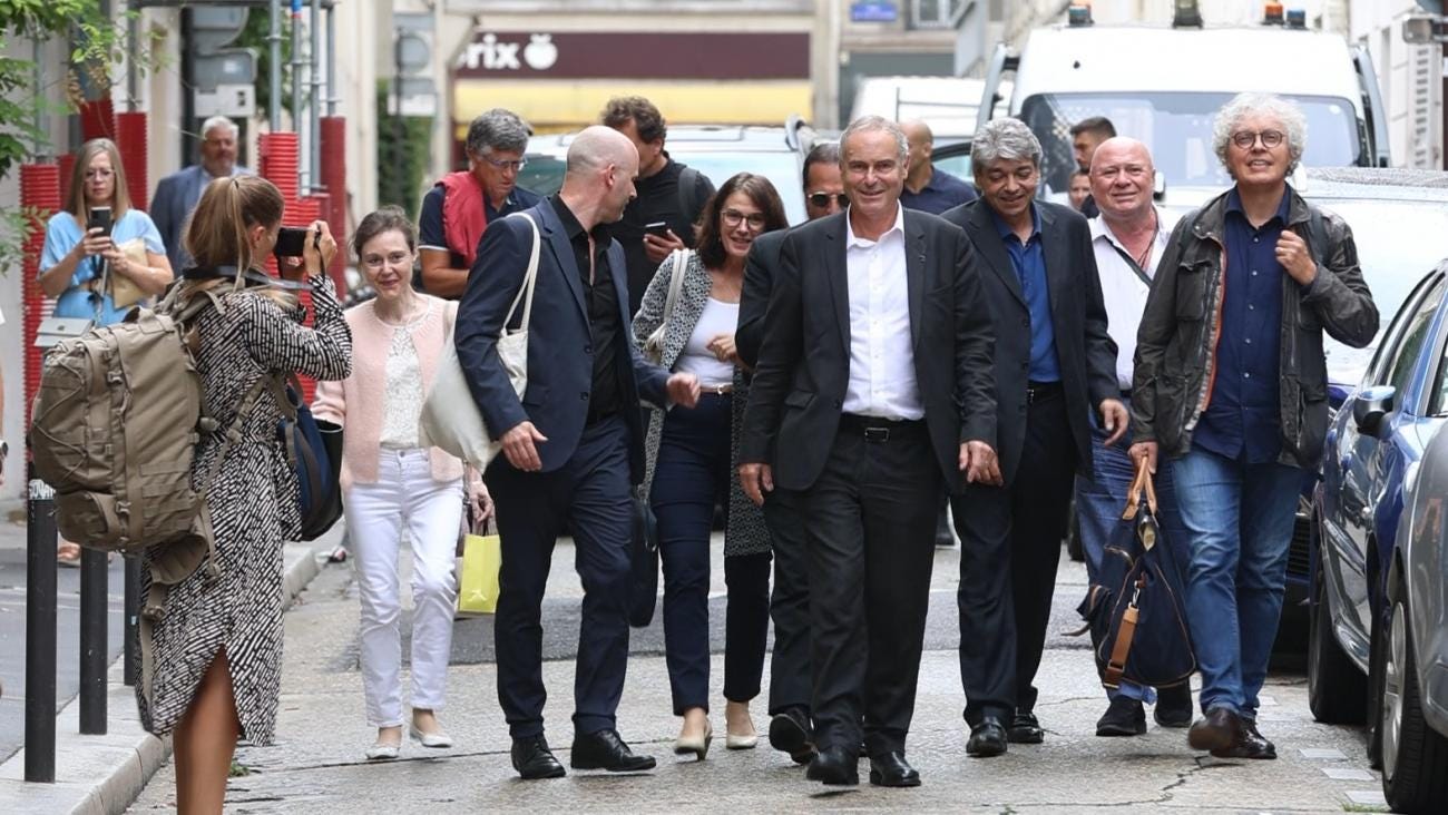 Accueilli en héros, le Pr Perronne convoqué devant le Conseil de l ...