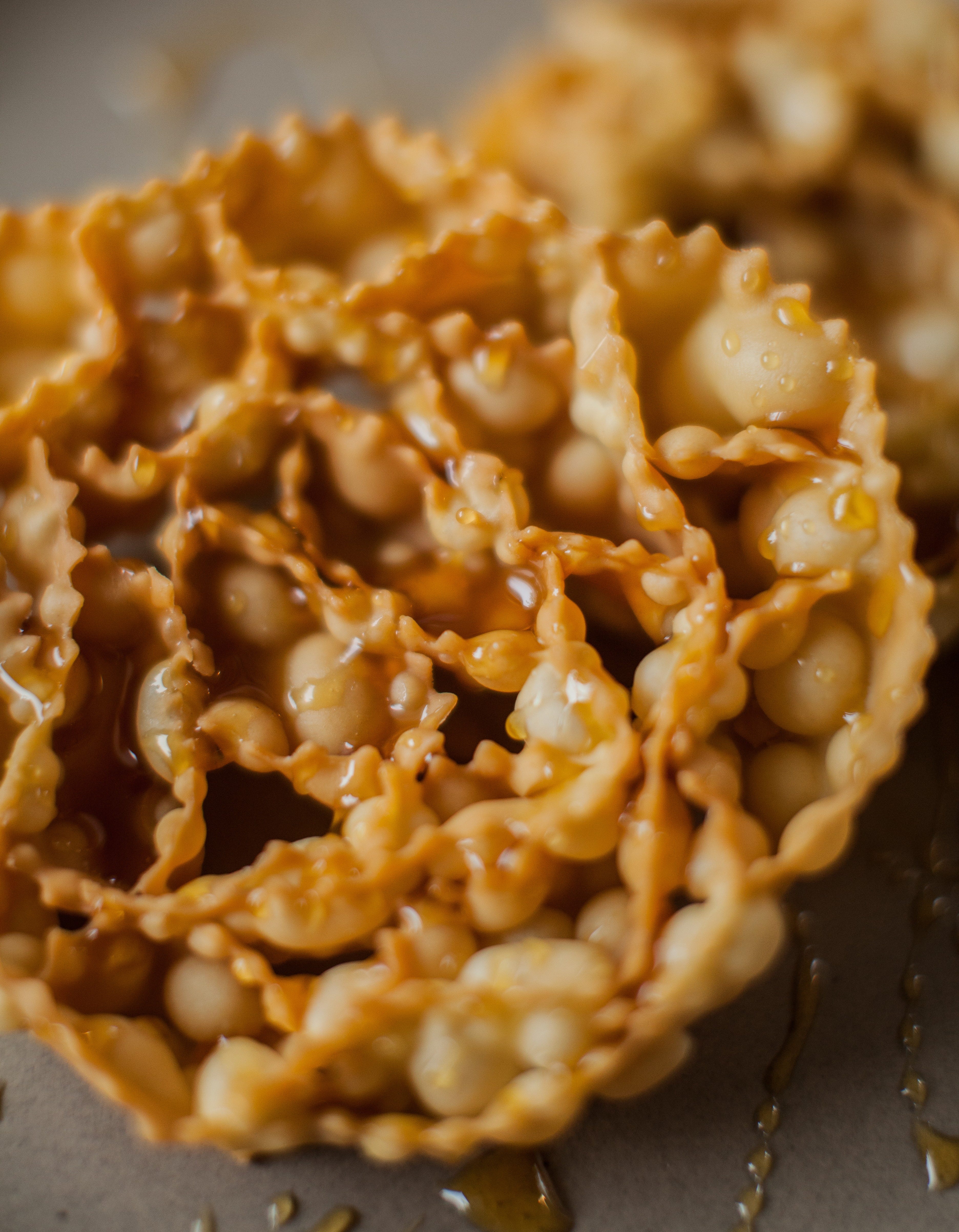 Nevole al Miele e al Mosto Cotto, a Sweet Apulian Christmas Tradition