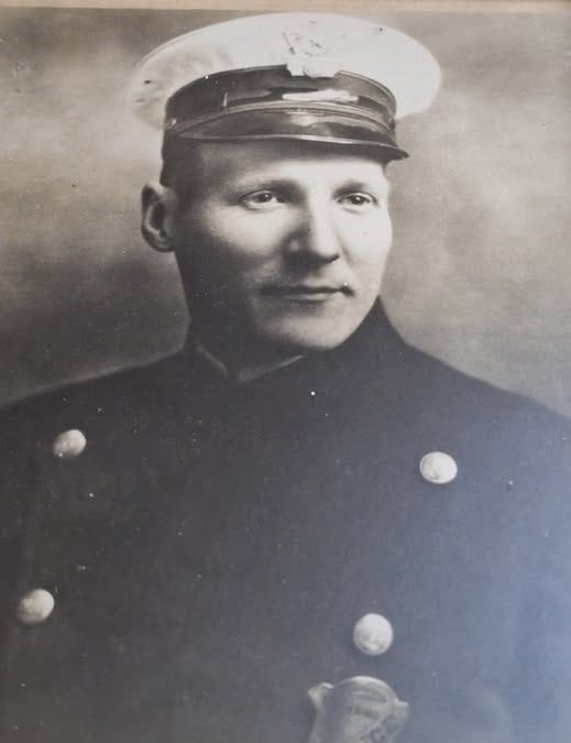 Honor and remember a Franco-American law enforcement officer