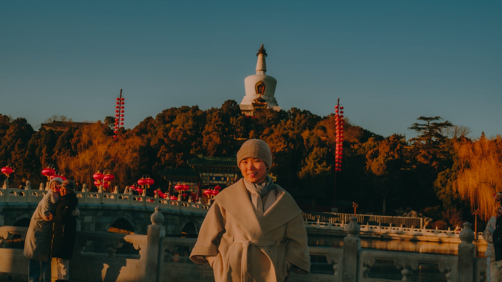 Cape&Poncho ∥ A Comparison of Shoulder Capes, Draped Cloaks, and ...