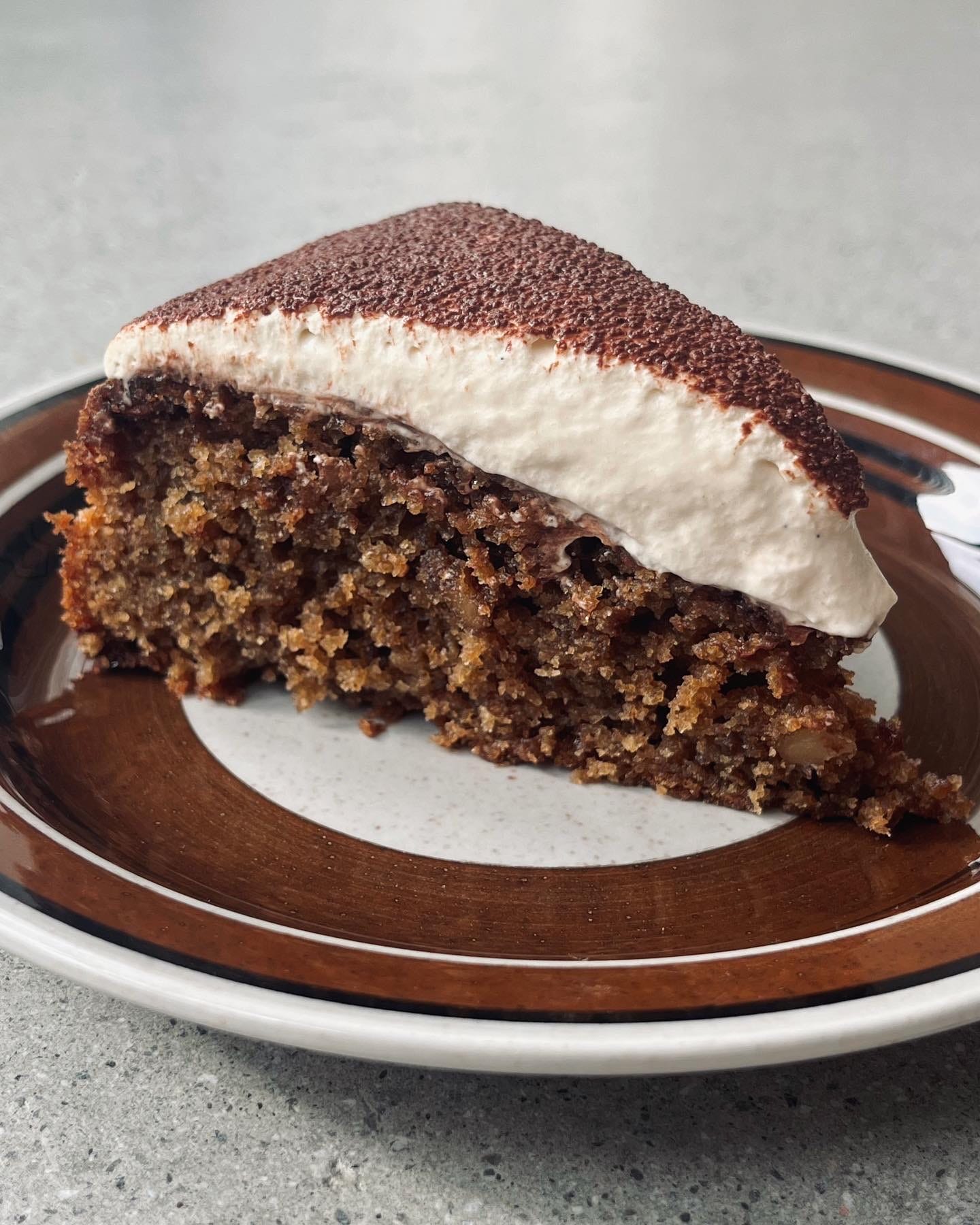 Recipe: coffee, walnut and milk chocolate cake