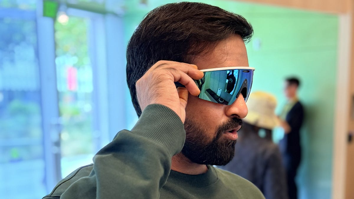 Smart Glasses, Smarter Frauds: The New Interview Risk Nobody Is Talking ...