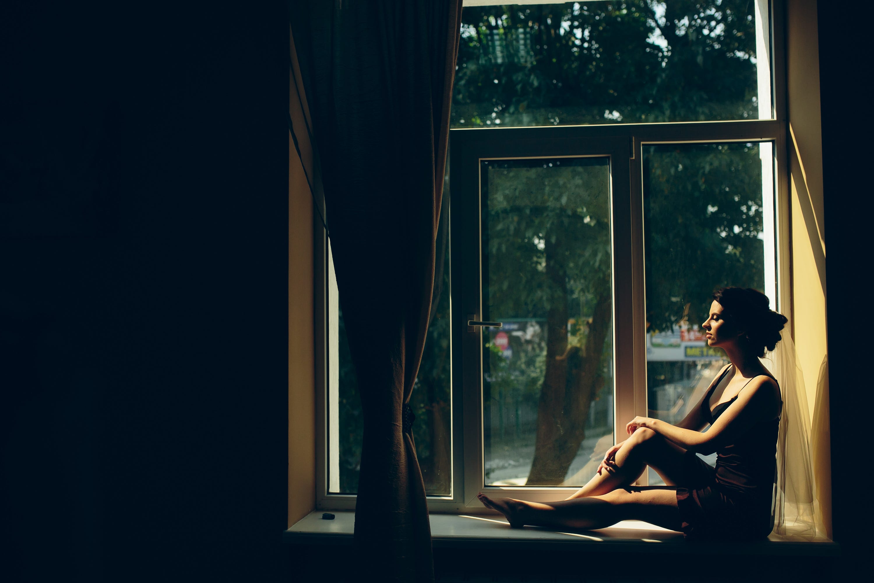 Why We Overshare With Strangers More Than We Realise