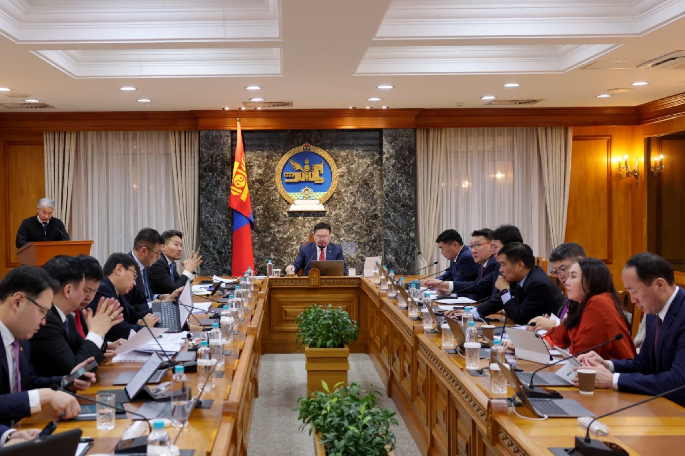 MI3 | Wednesday's Meeting: Government Approves "300-Day Economic ...