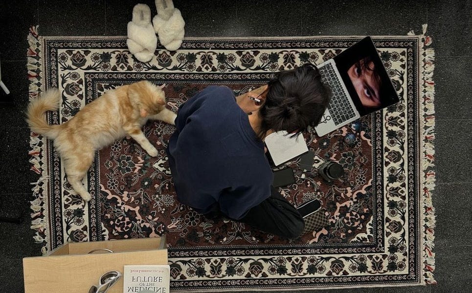 Pretty girls finish their thesis - by Thea Bergh