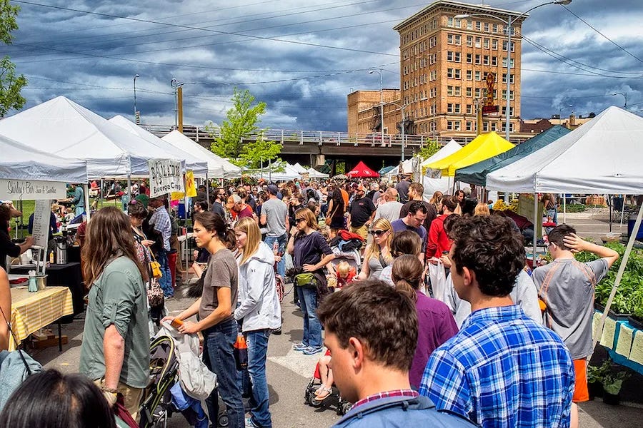 Meeting People IRL: Basic Tactics for Men and Women.