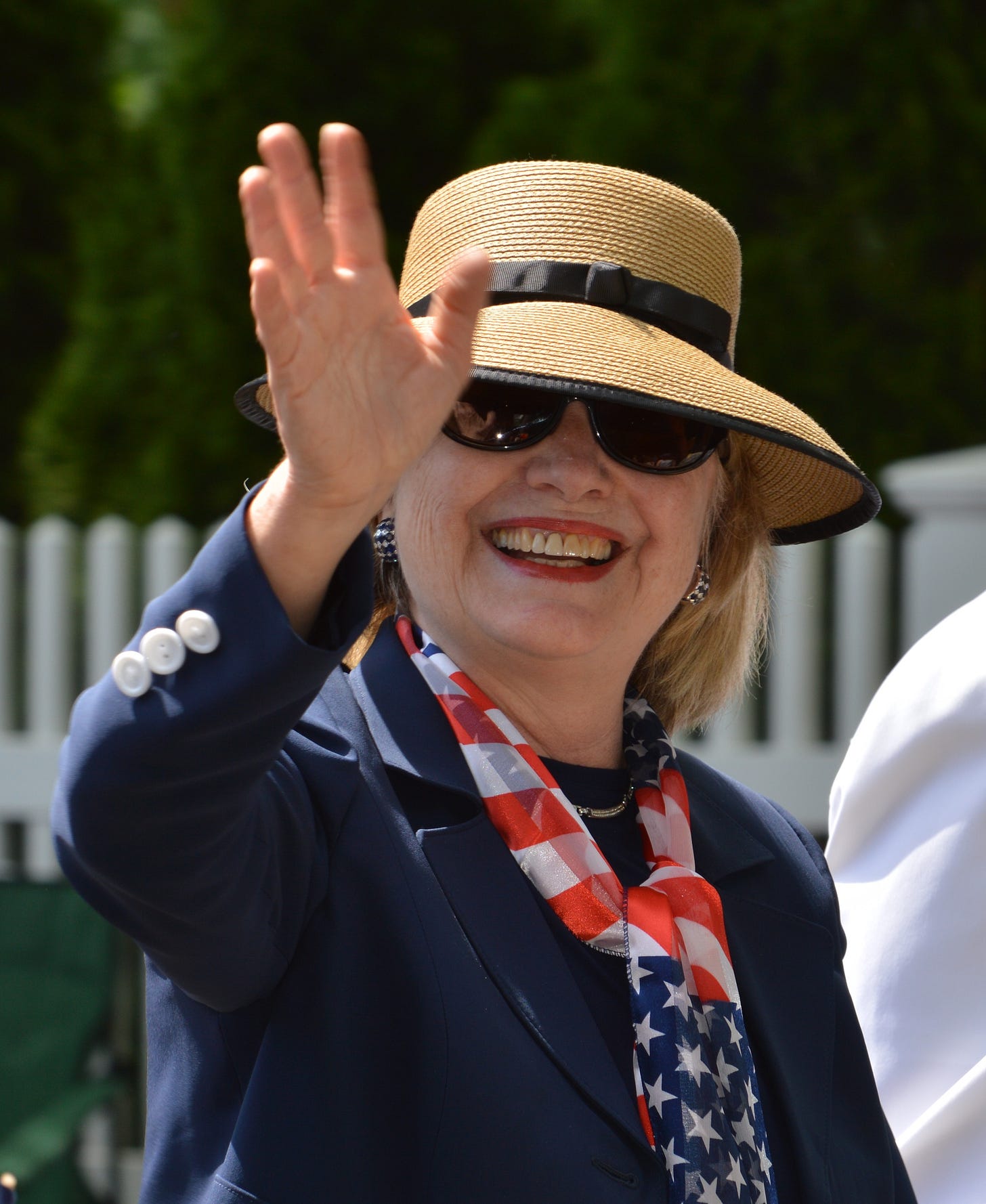 Bill and Hillary Clinton prepare to testify before House Oversight ...
