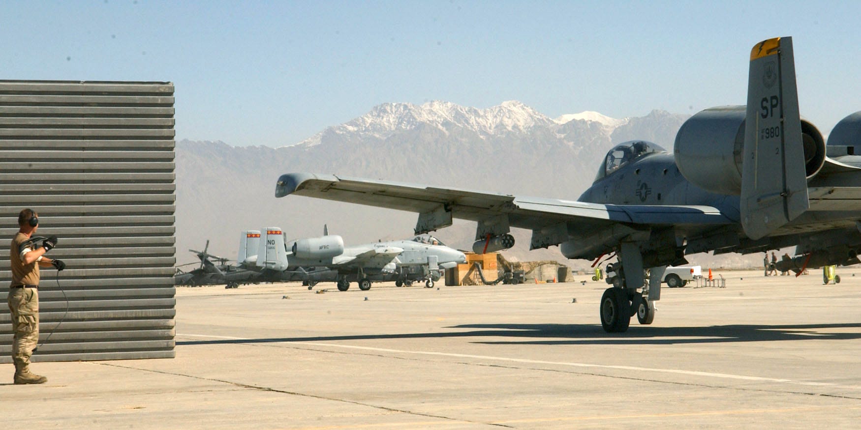 TRUMP RIVUOLE LA BASE DI BAGRAM IN AFGHANISTAN. E MINACCIA: "ALTRIMENTI ...