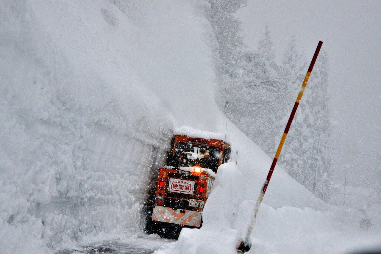 Snow in Japan Turns Historic; Blizzard Hits China–Nepal Border ...