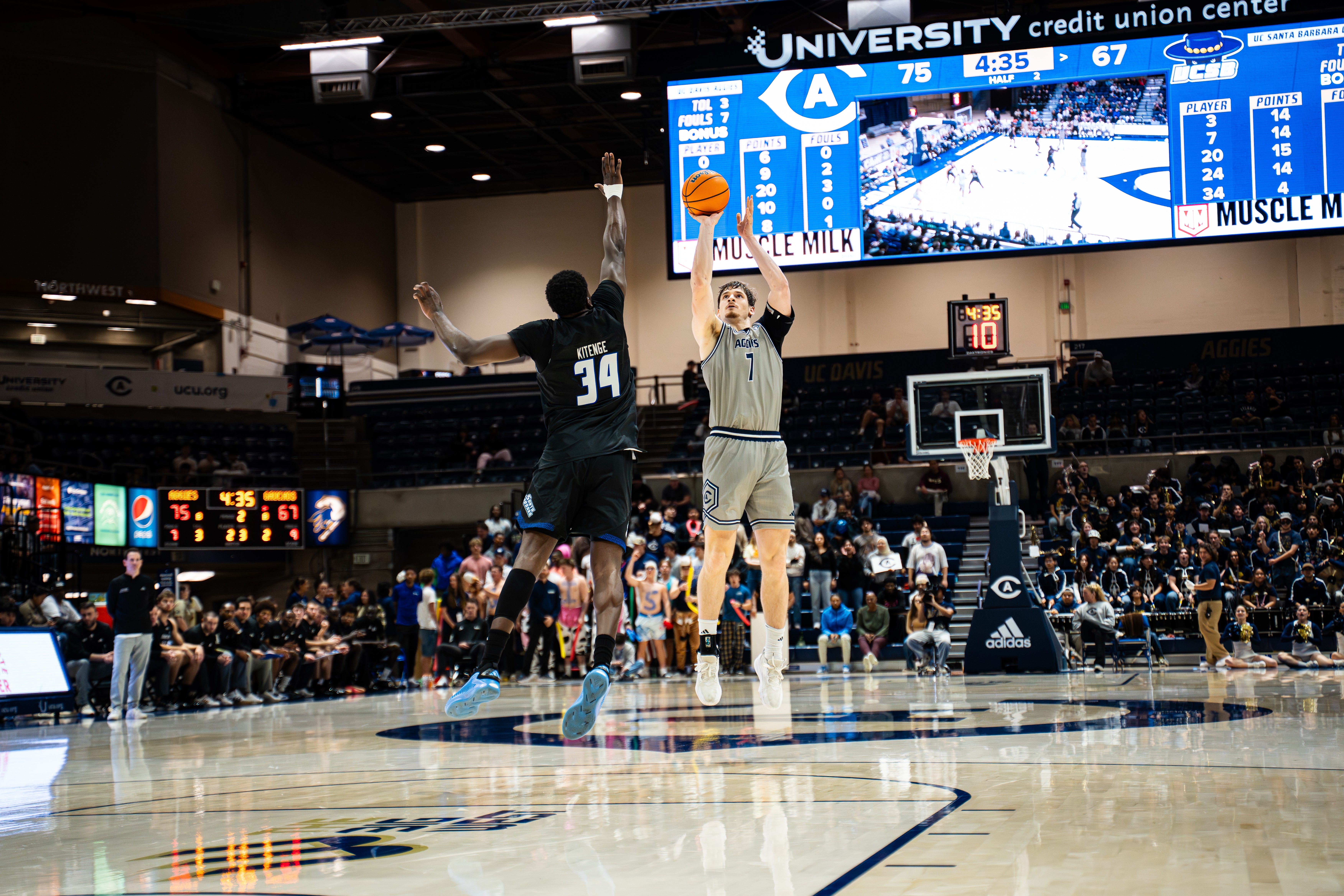 Photo Gallery: UC Davis Men's Basketball vs. UC Santa Barbara