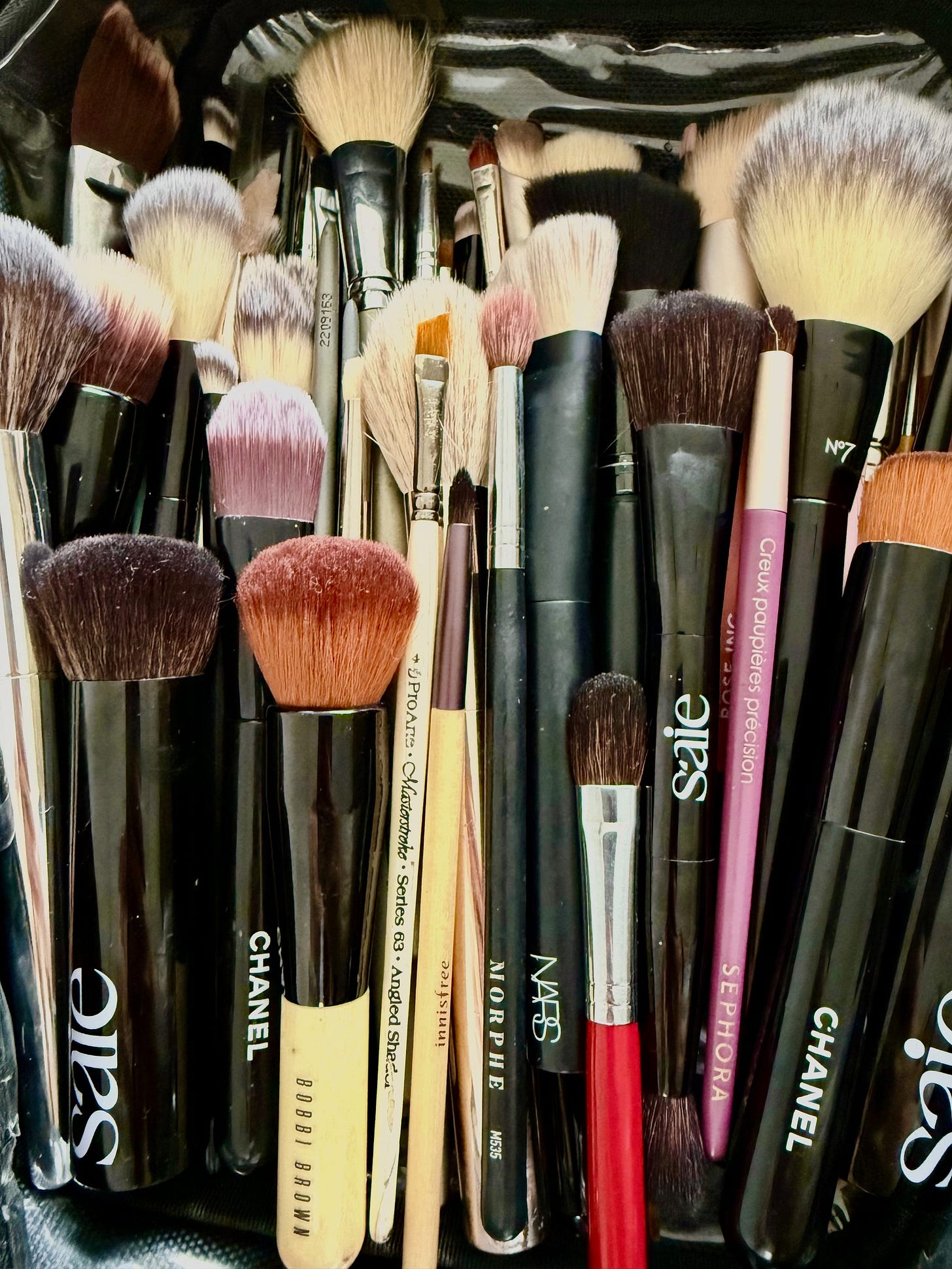 makeup brushes very
